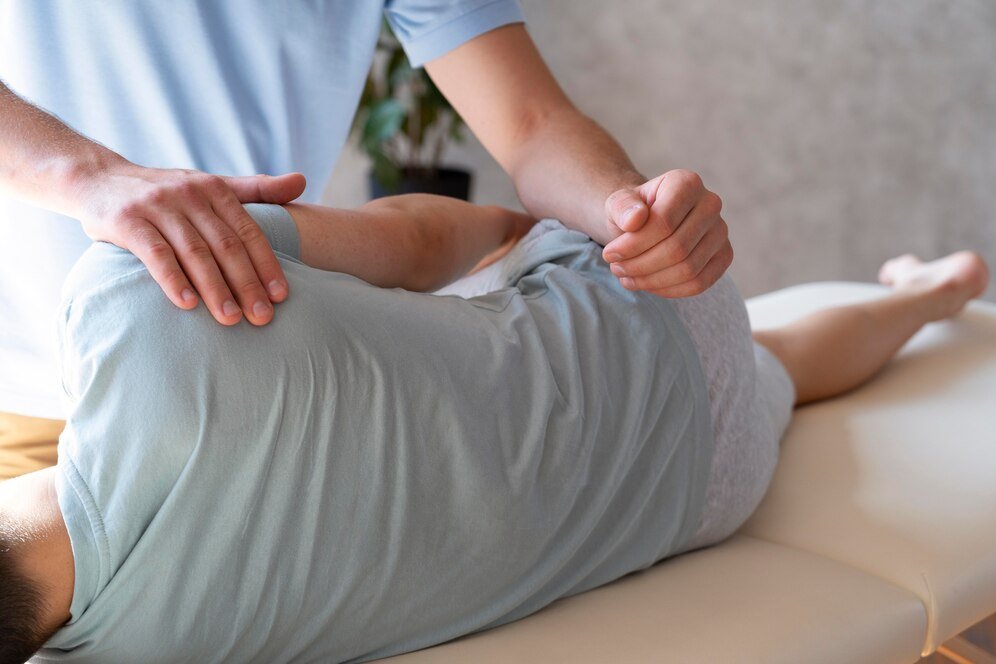 Best Chiropractor Studio City, CA Physiotherapy ProHealth Physical ...